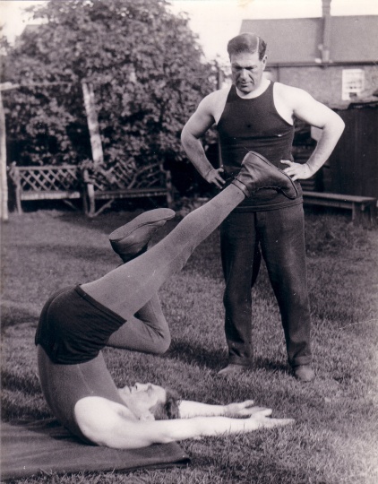 The Boxing Glove: TBG Book Review: Ted 'Kid" Lewis: His Life and Times