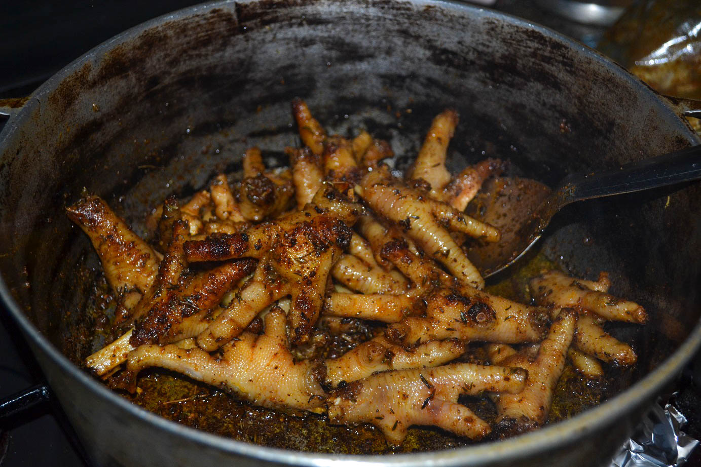 Greedy Girl : Battle of the chicken foot.