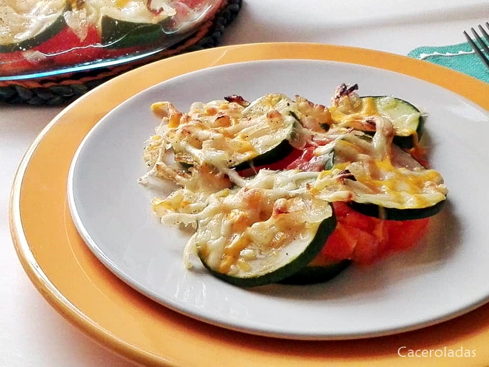 Receta de calabacín al horno con queso y tomate - Receta fácil y ligera ...