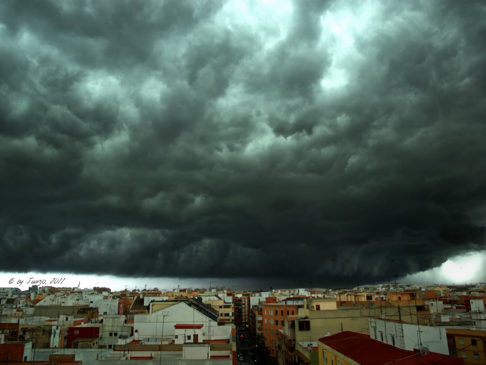 TiempoValencia: La línea de turbonada en Valencia. 7-5-2011
