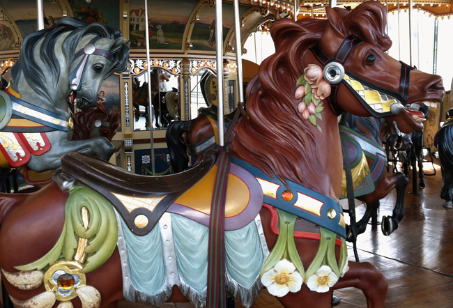 Alfonso Piedras Ania: Carousel 32