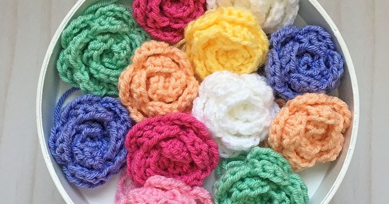 Easy Crochet Rose Tutorial (Right Handed) - Grace and Yarn