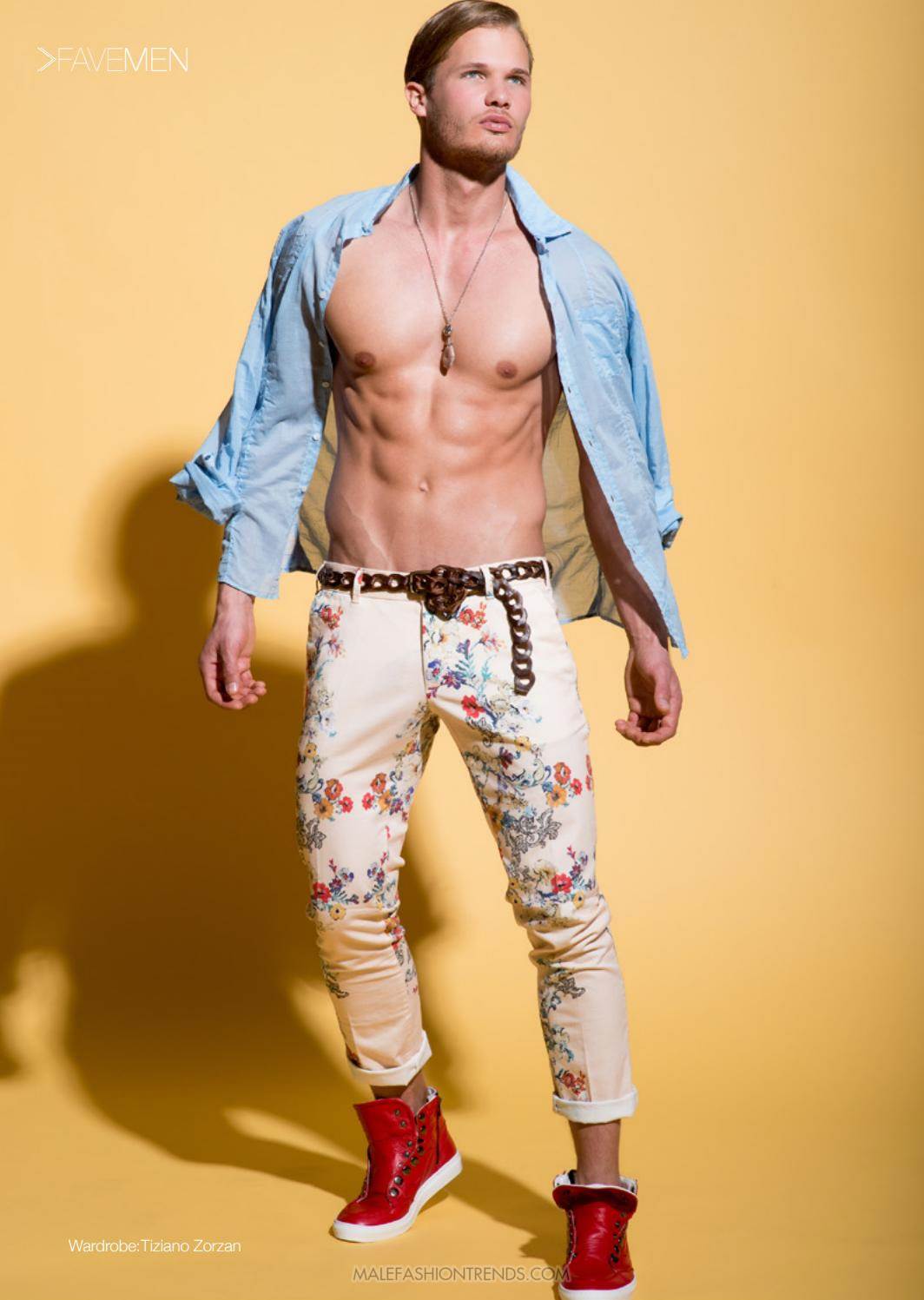 Michael Schramm para FAVE Magazine por Frank Louis