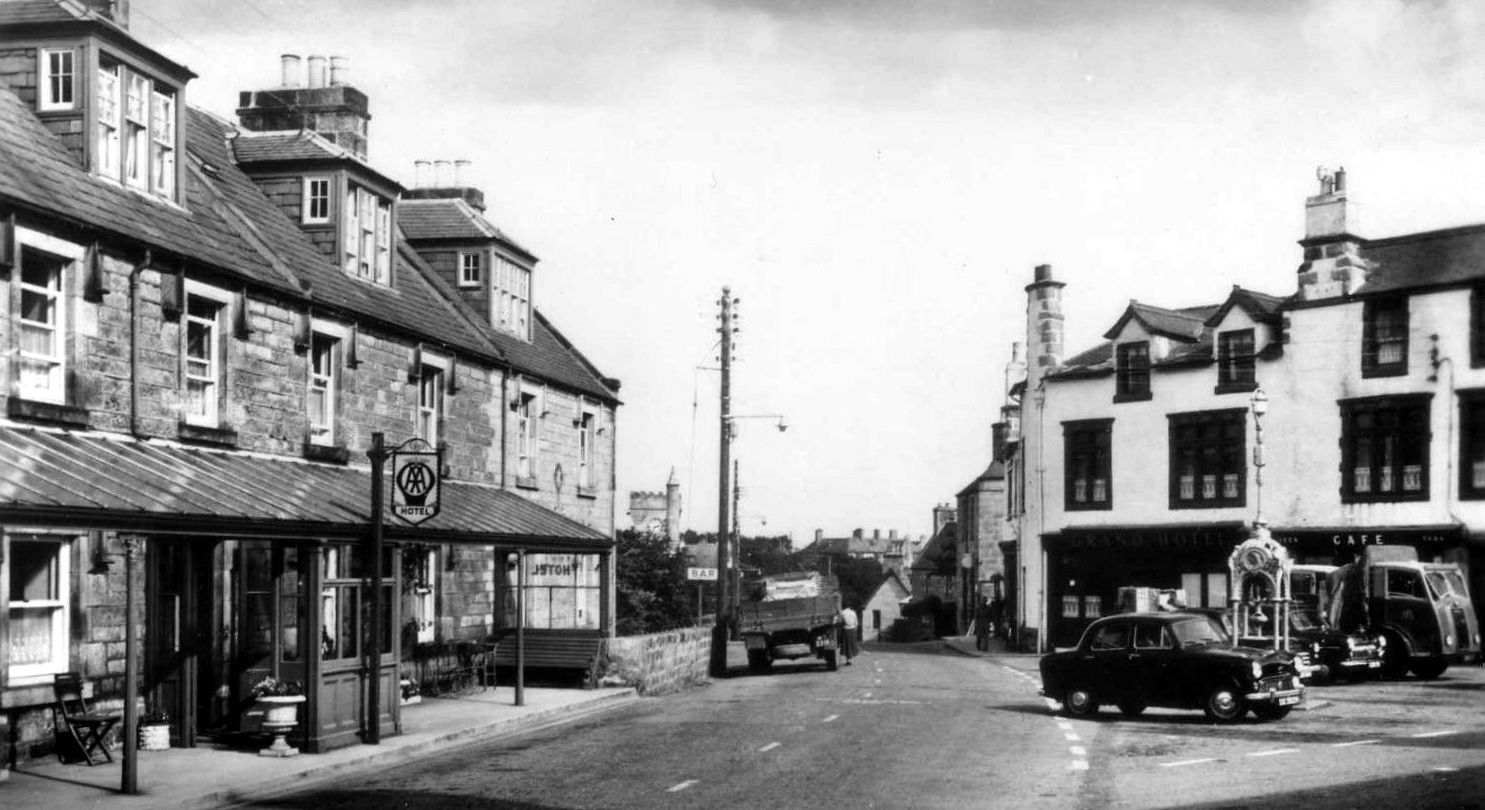 Tour Scotland: Old Travel Blog Photograph Sutherland Arms Hotel Brora ...