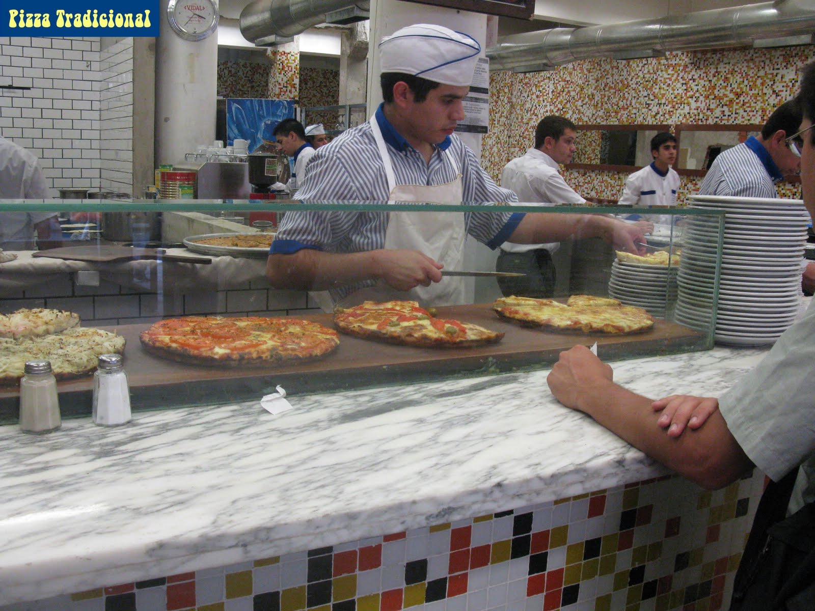 Pizza Tradicional: La Rey.