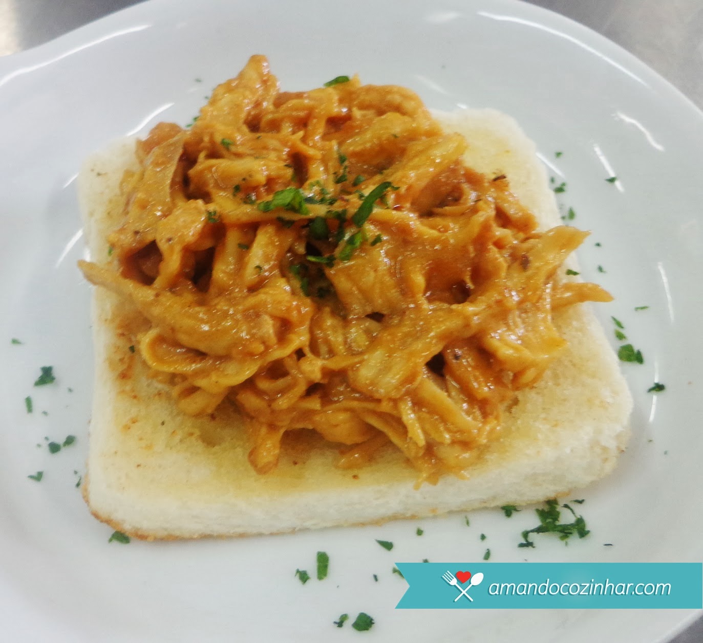 Guisado de frango à Alentejana - Amando Cozinhar