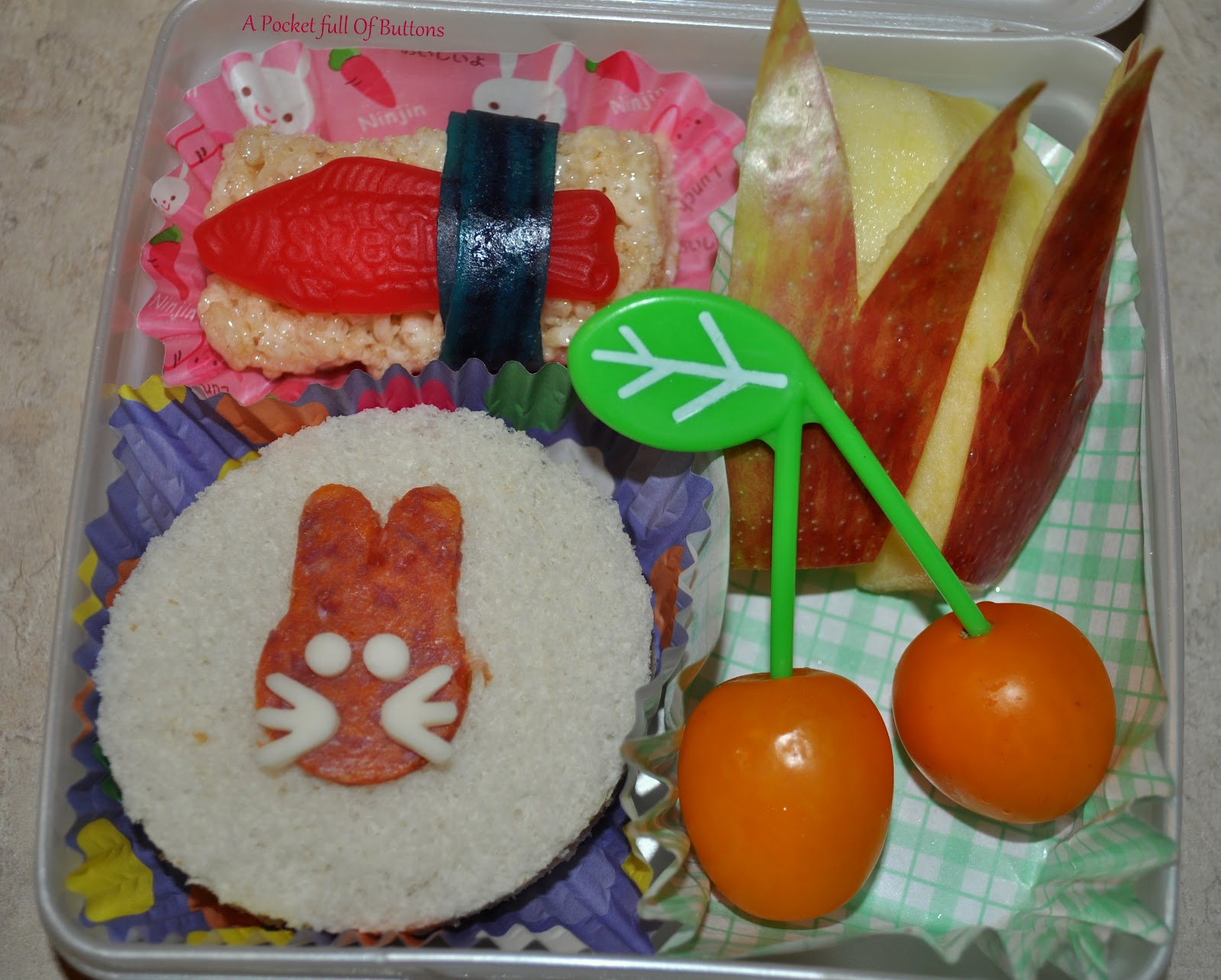 A Pocket Full Of Buttons: Bunny Bento and Tea Party Lunch