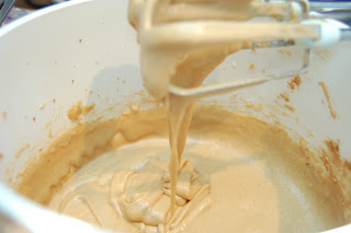 how to eat properly: spicy quadruple ginger cupcakes with ginger cream ...