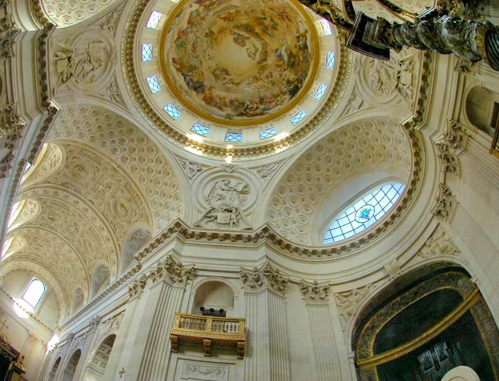 Val de Grace Church en París. Jacques Lemercier