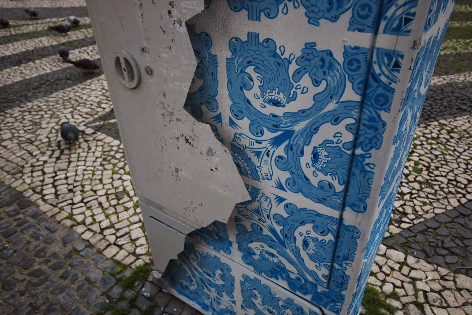 Add Fuel creates a new piece on the streets of Lisbon – StreetArtNews