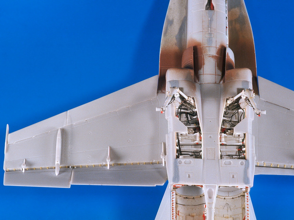 Detailing a Fujimi F-18 1/72. Parts I, II, III and IV (Final) - Work in ...