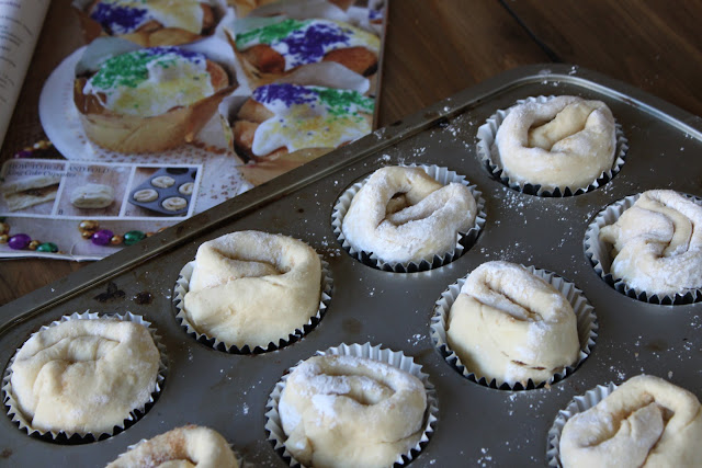Crave. Indulge. Satisfy.: Mardi Gras - King Cake Cupcakes