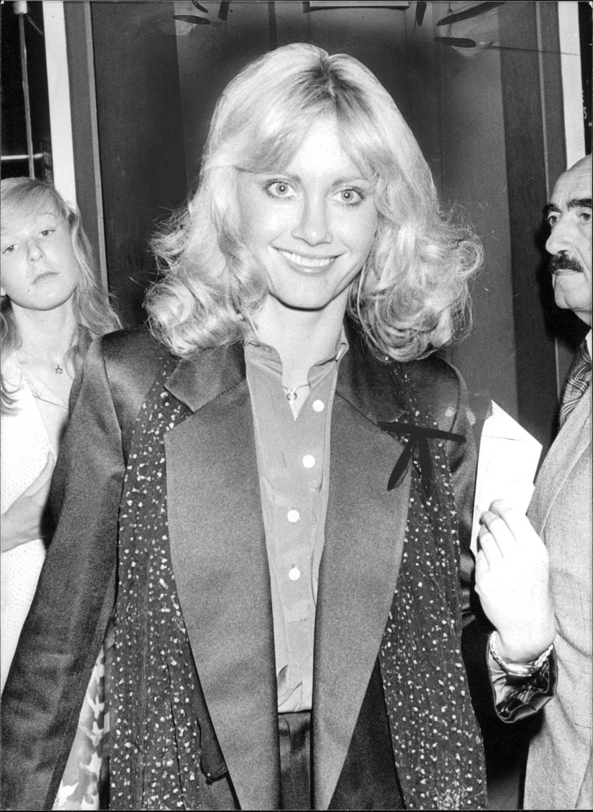 ONE WOMAN'S JOURNEY THE UNOFFICIAL BLOG: LA PHOTO D'EBAY