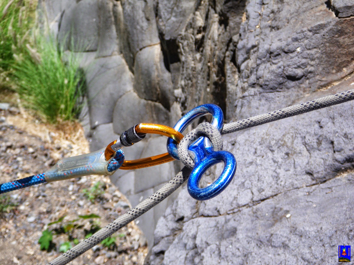 SENDERISMO Y MONTAÑA: UTILIDADES DEL DESCENSOR OCHO