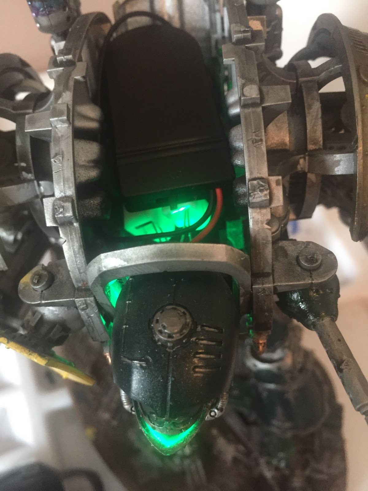 WeeMen: Imperial Knights - How to add LED lights to your Knights