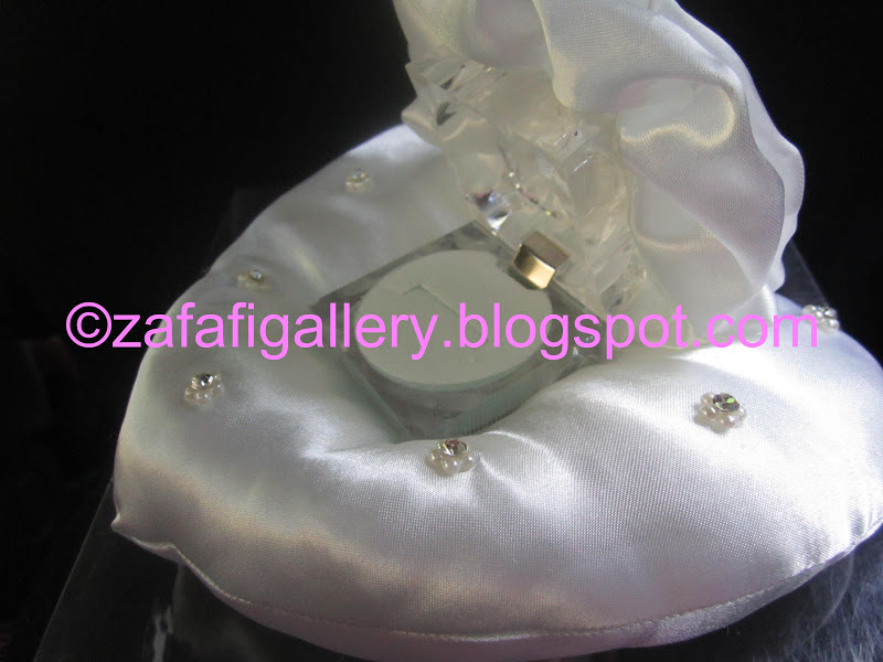 Cenderahati Perkahwinan Di Zafafi Gallery: TEMPAT LETAK CINCIN