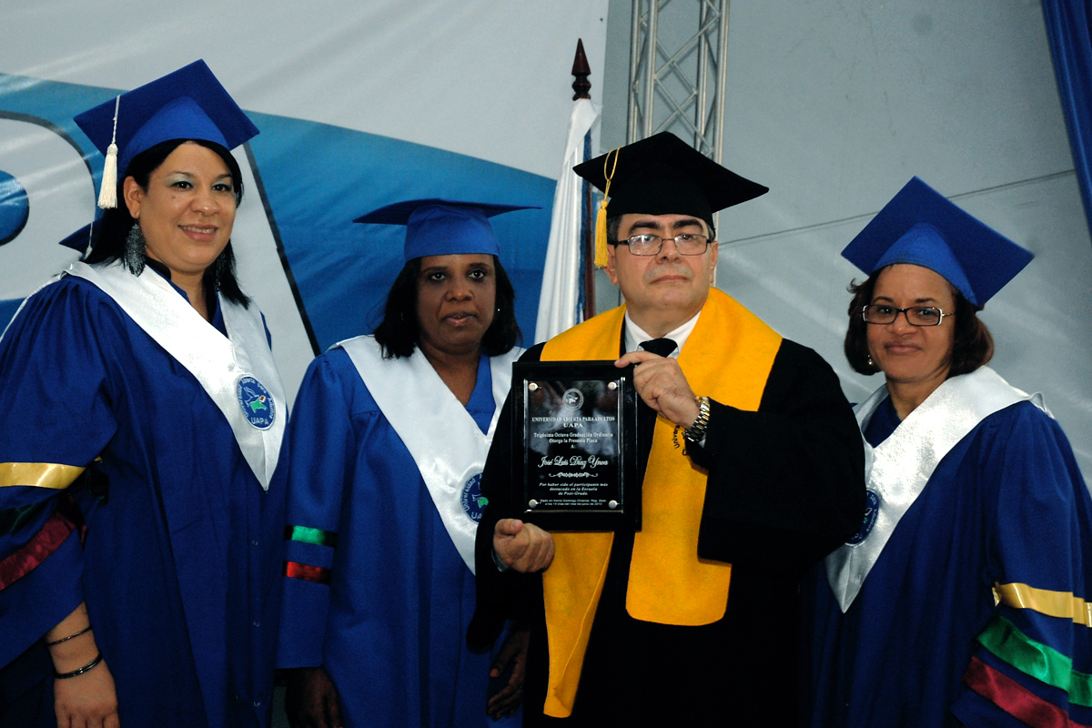 UAPA TE INFORMA: UAPA RECINTO SANTO DOMINGO GRADUA 465 PROFESIONALES