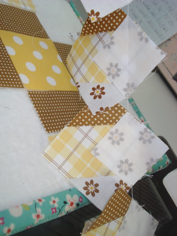 Bee In My Bonnet: Easy Square in a Square Tutorial...