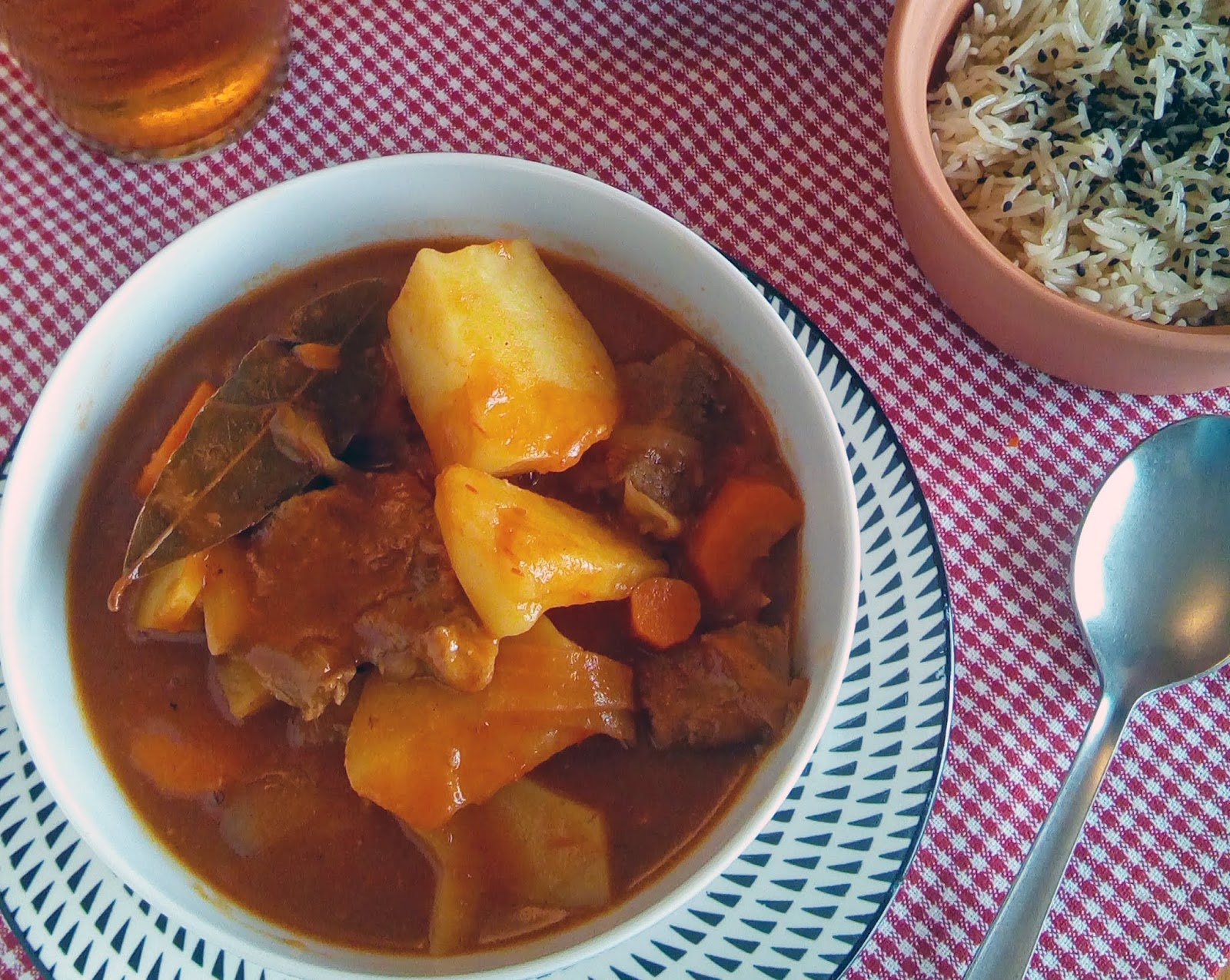 LLEGANDO A LA FÁBRICA DE CEMENTO...: Curri japonès