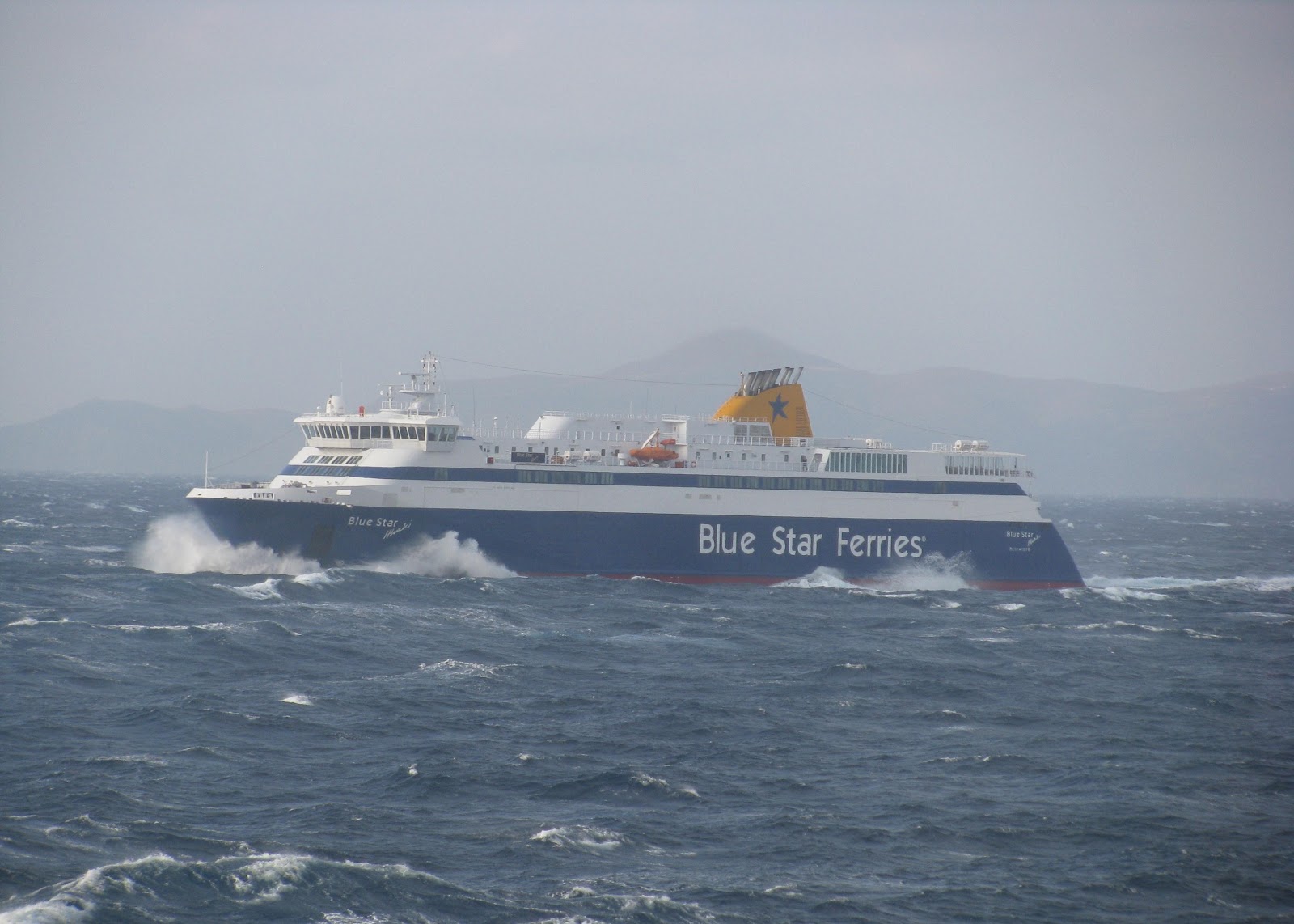 Dailypress24: BLUE STAR FERRIES: ΑΠΑΓΟΡΕΥΤΙΚΟ ΑΠΟΠΛΟΥ 13/3/2012