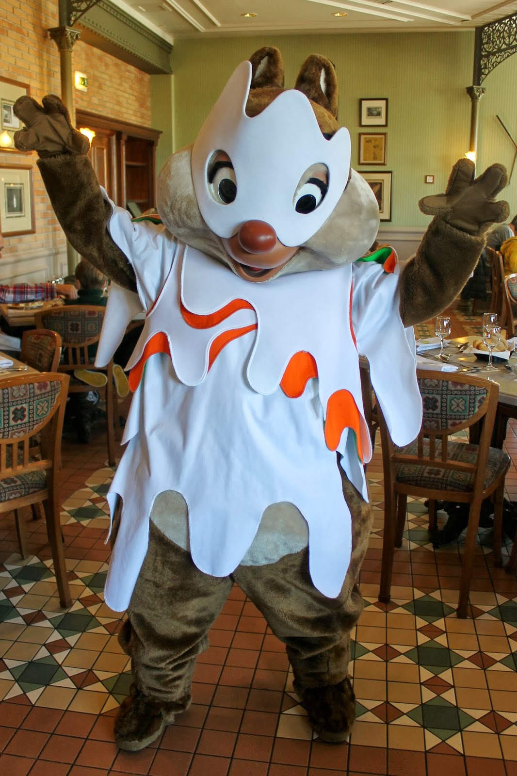 Unofficial Disney Character Hunting Guide: Disneyland Paris ...