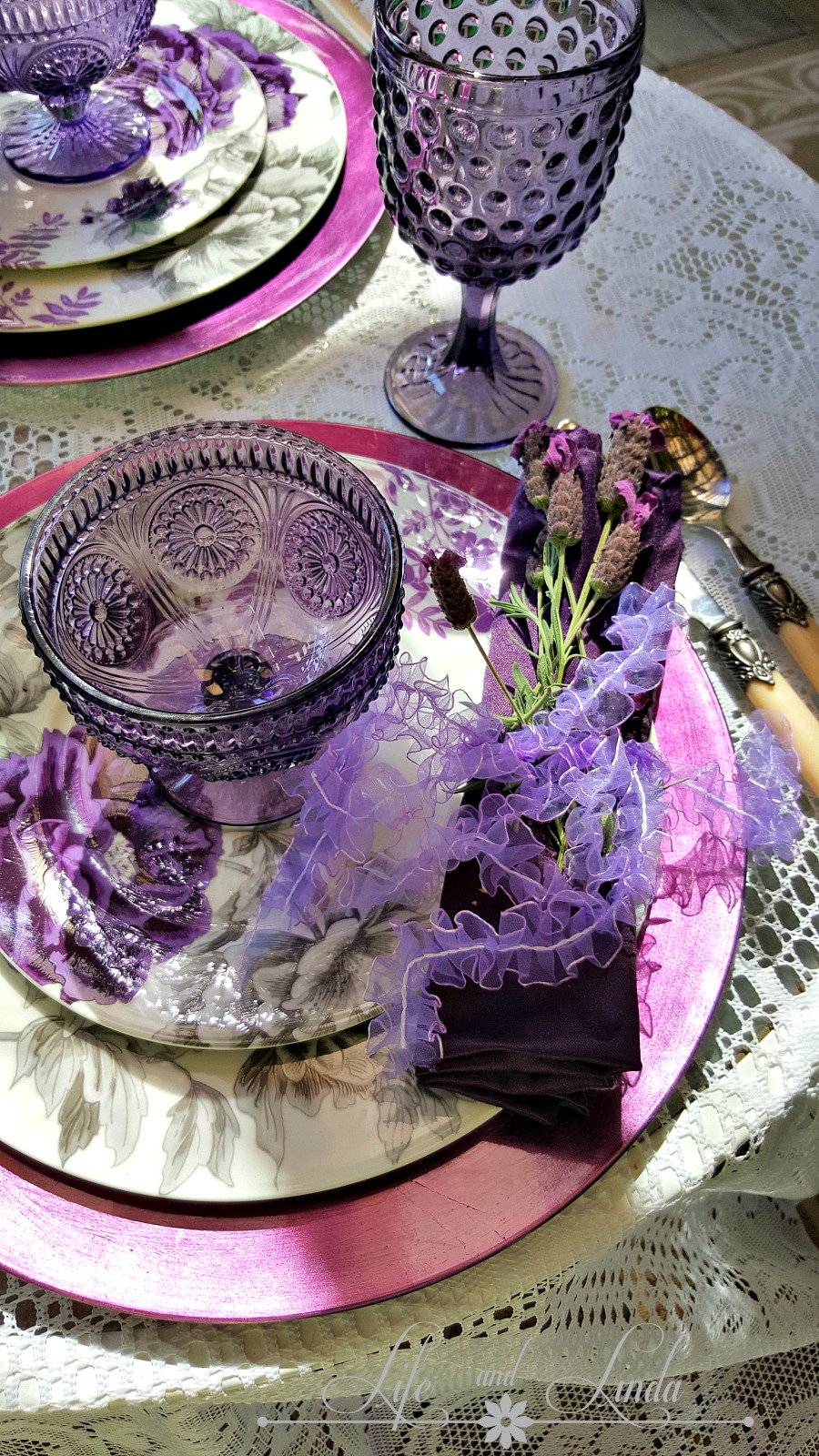 Lunch Outdoors With Purple | Life and Linda