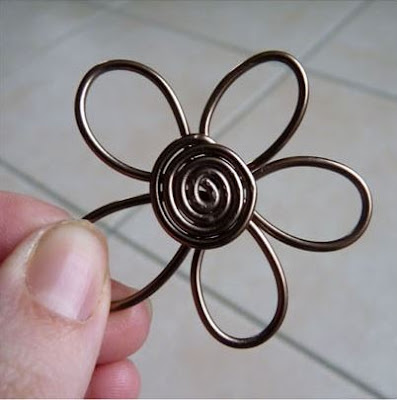 How to Make Wire Flower Earrings Tutorials / The Beading Gem