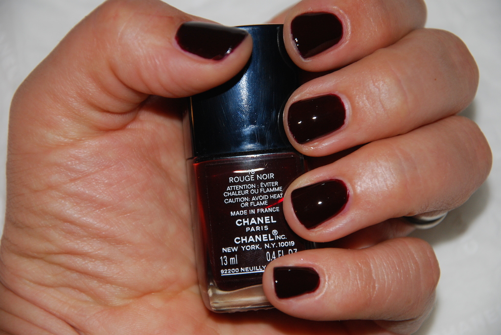 Schöne Nagellacke: Chanel Rouge Noir 18 (Le Vernis Longue Tenue)