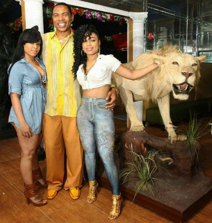 HumanHealthJourno: Before & After: Identical twins say they got big ...