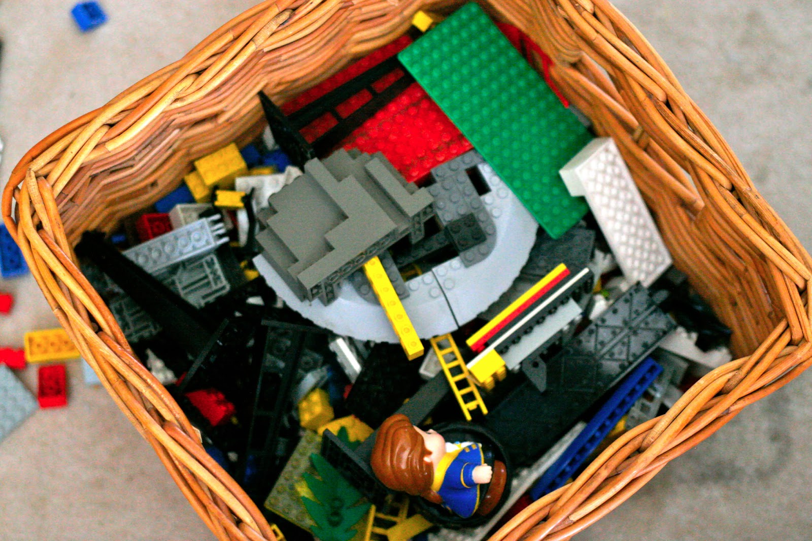 grass stains: Organizing our Legos