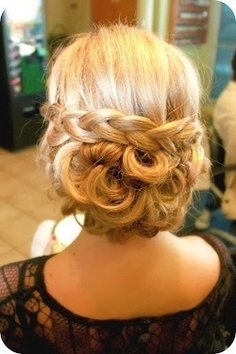 Coafuri cu par prins pentru nunta - idei de cocuri de nunta