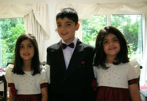 Zeneshe Bomanji, defends Pakistan abroad.