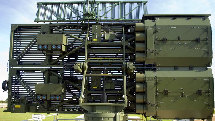 World Defense Review: Commander SL long range tactical air defence radar