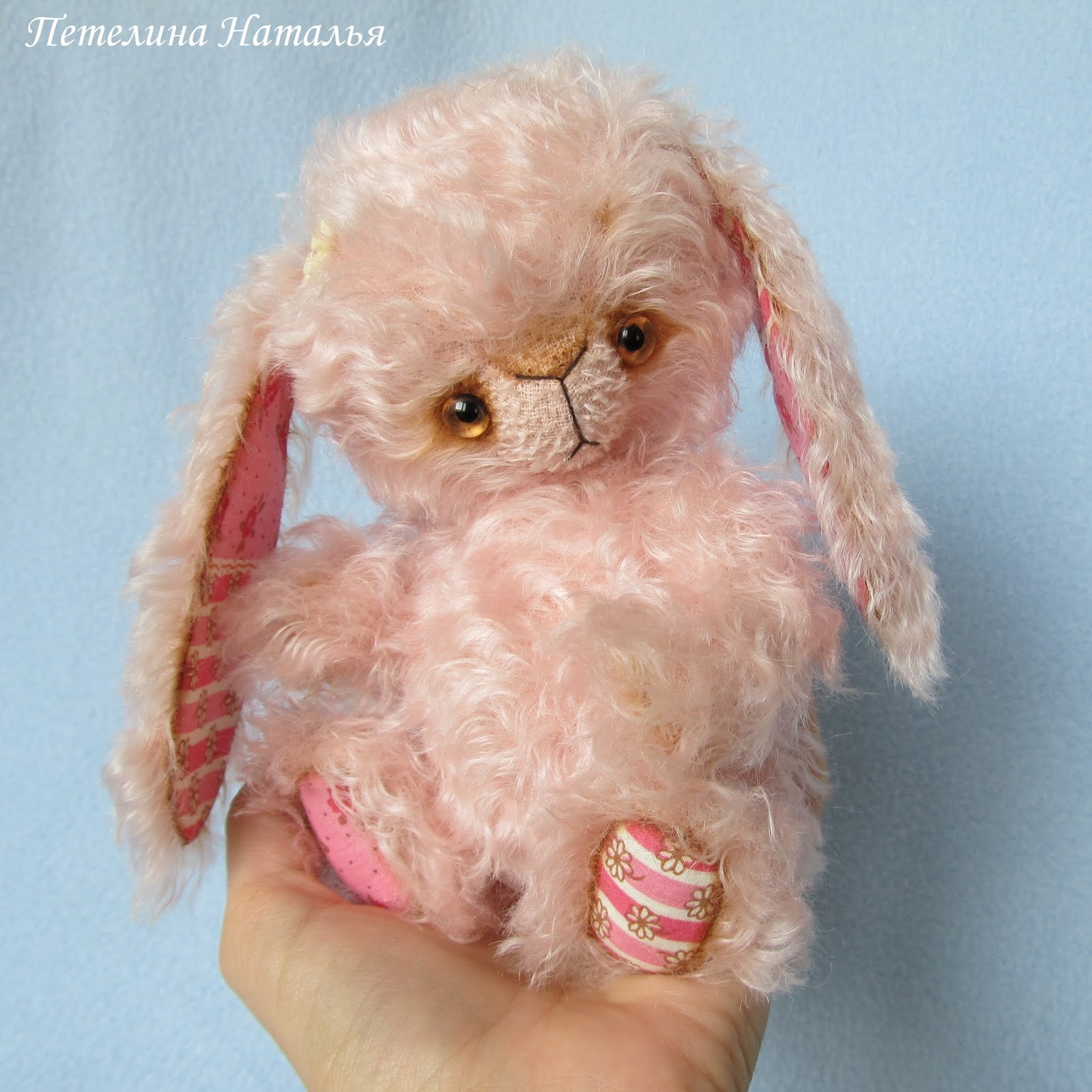 Natalia Petelina Collectible Teddy Bears: Small pink bunny