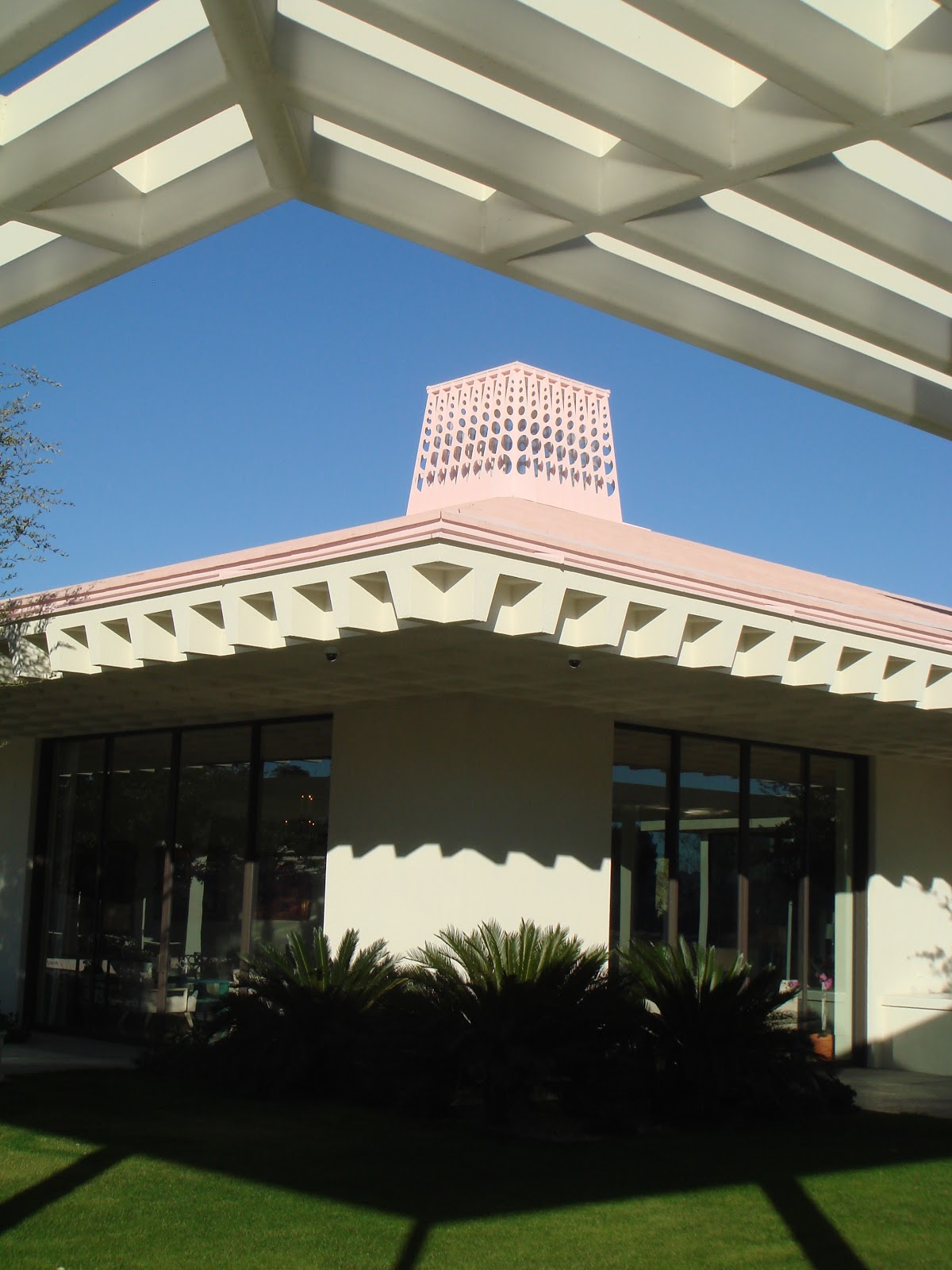 Tom Cochrun /Light Breezes: WILL OBAMA JOIN THE CLUB? SUNNYLANDS