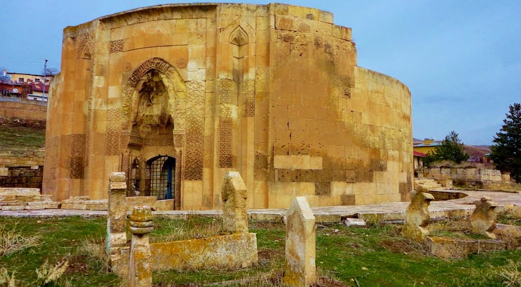 Mama Hatun Türbesi | Nerede Ne Gezilir