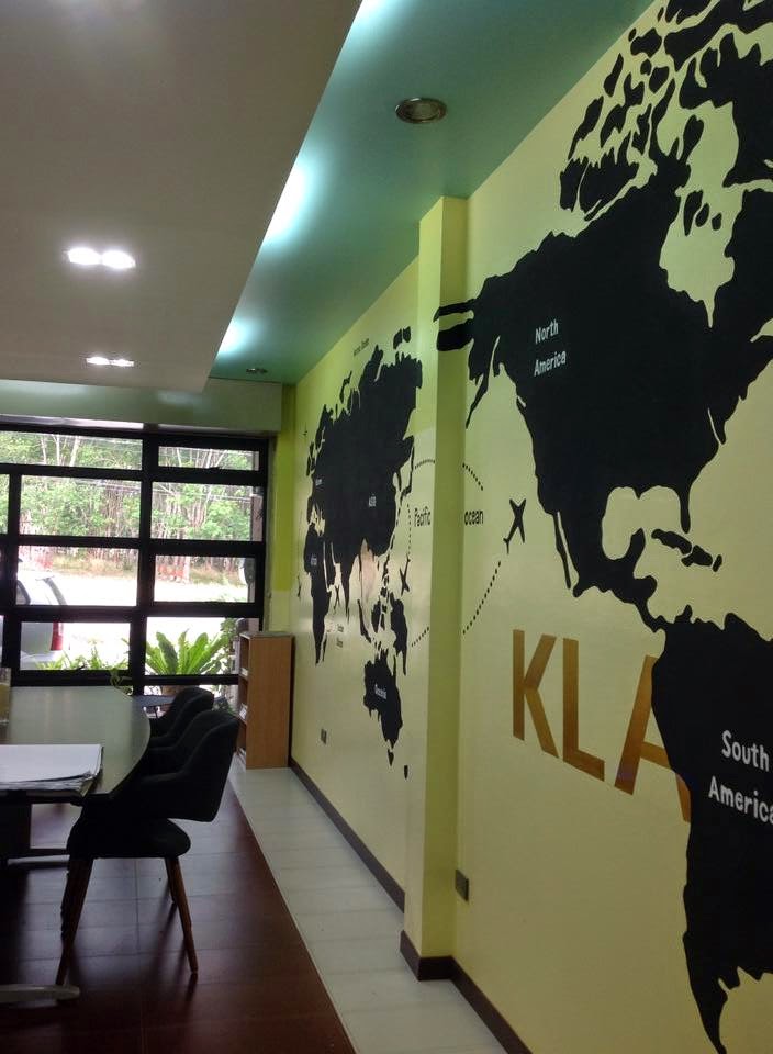 เพ้นท์ผนังตกแต่งบ้าน: เพ้นท์ผนัง บริษัท KLA Design and Development