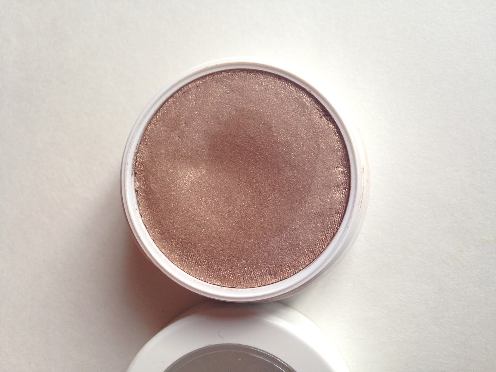Makeup Check: ColourPop: Super Shock Highlighter in Wisp Review