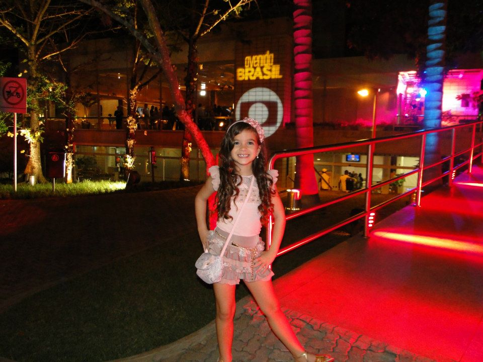 Amor Mel Maia: Mel Maia em reunião de elenco de Avenida Brasil ...