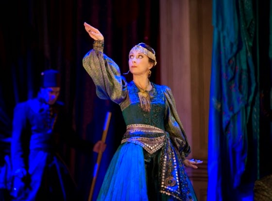 The Mad Soprano: GIULIO CESARE: Handelian Eye Candy And Anachronism Stews