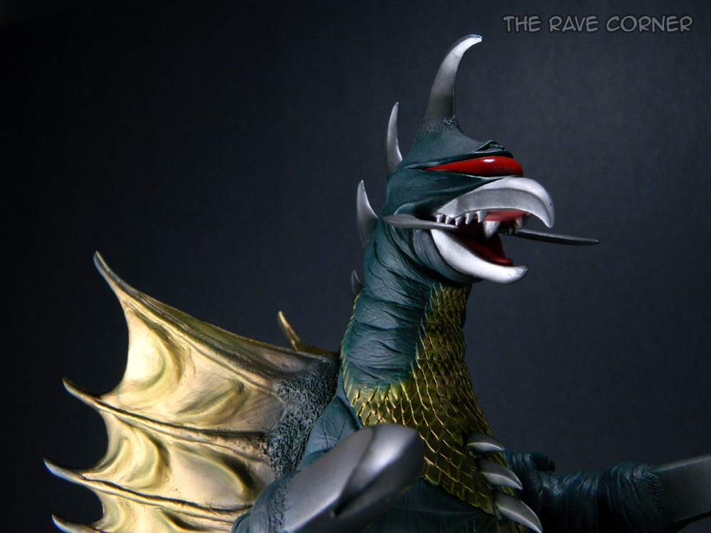 The Rave Corner: Bandai Museum Gigan Review