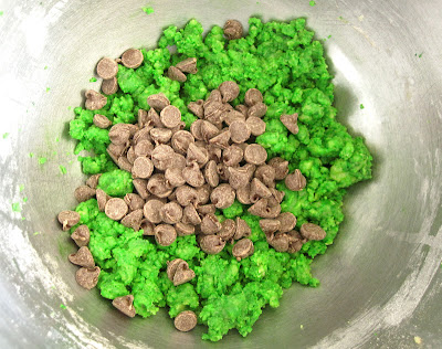 Mint Chocolate Chip Cookies - The Lindsay Ann