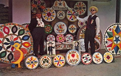 The LostSock Life: Barn Hex SIgn