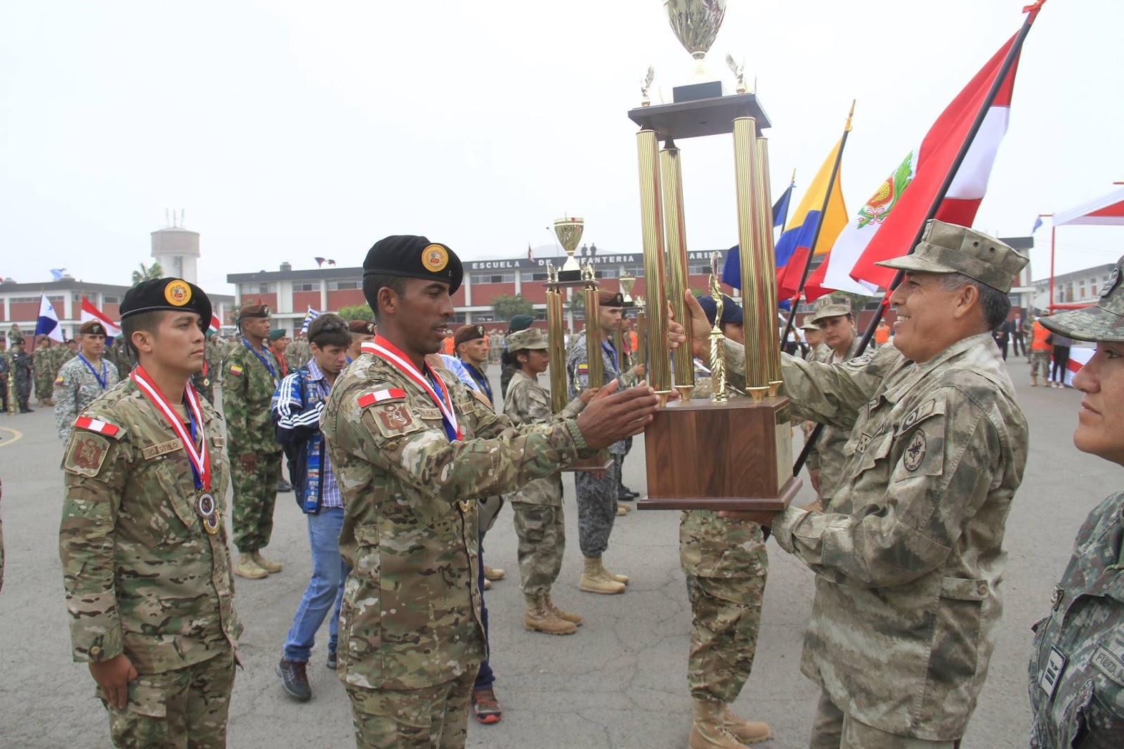 Nuestro Ejército en video: Equipo de Comandos del Perú que participó en ...