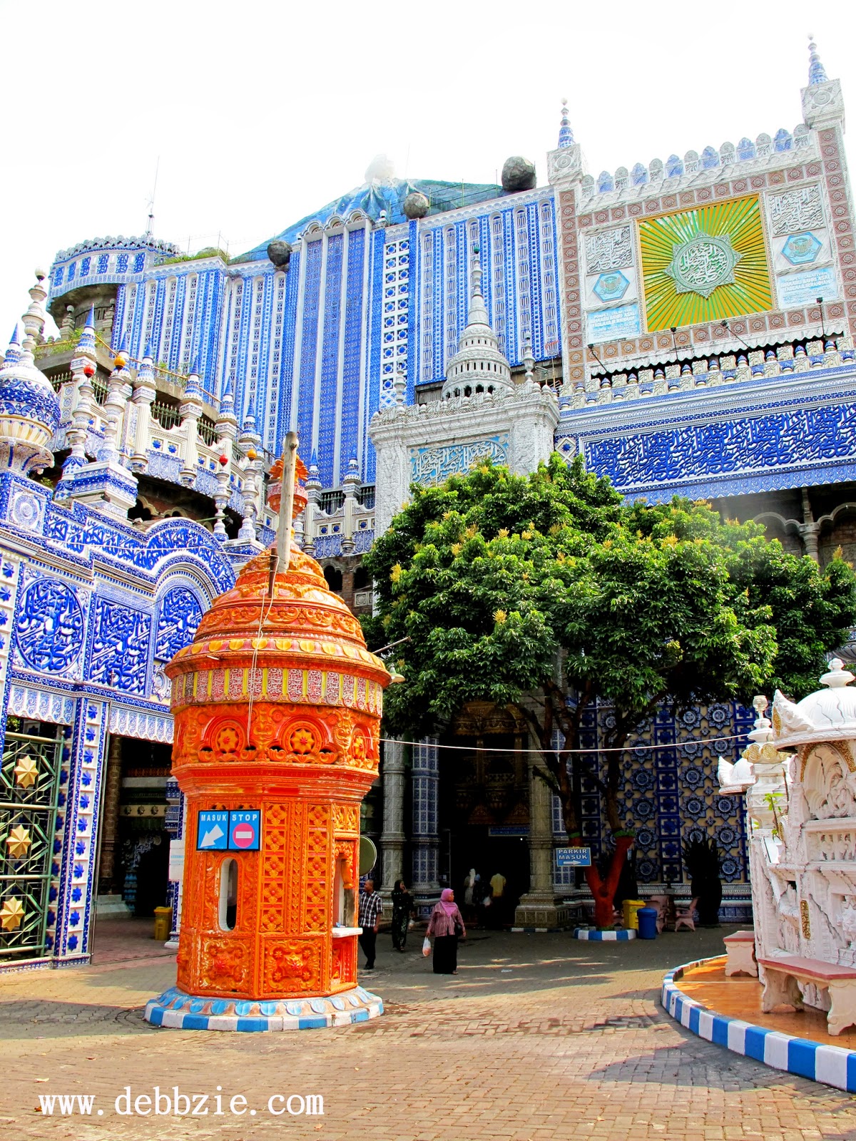 My Time Capsule: Indonesia: A Mosque Which Was Built Overnight