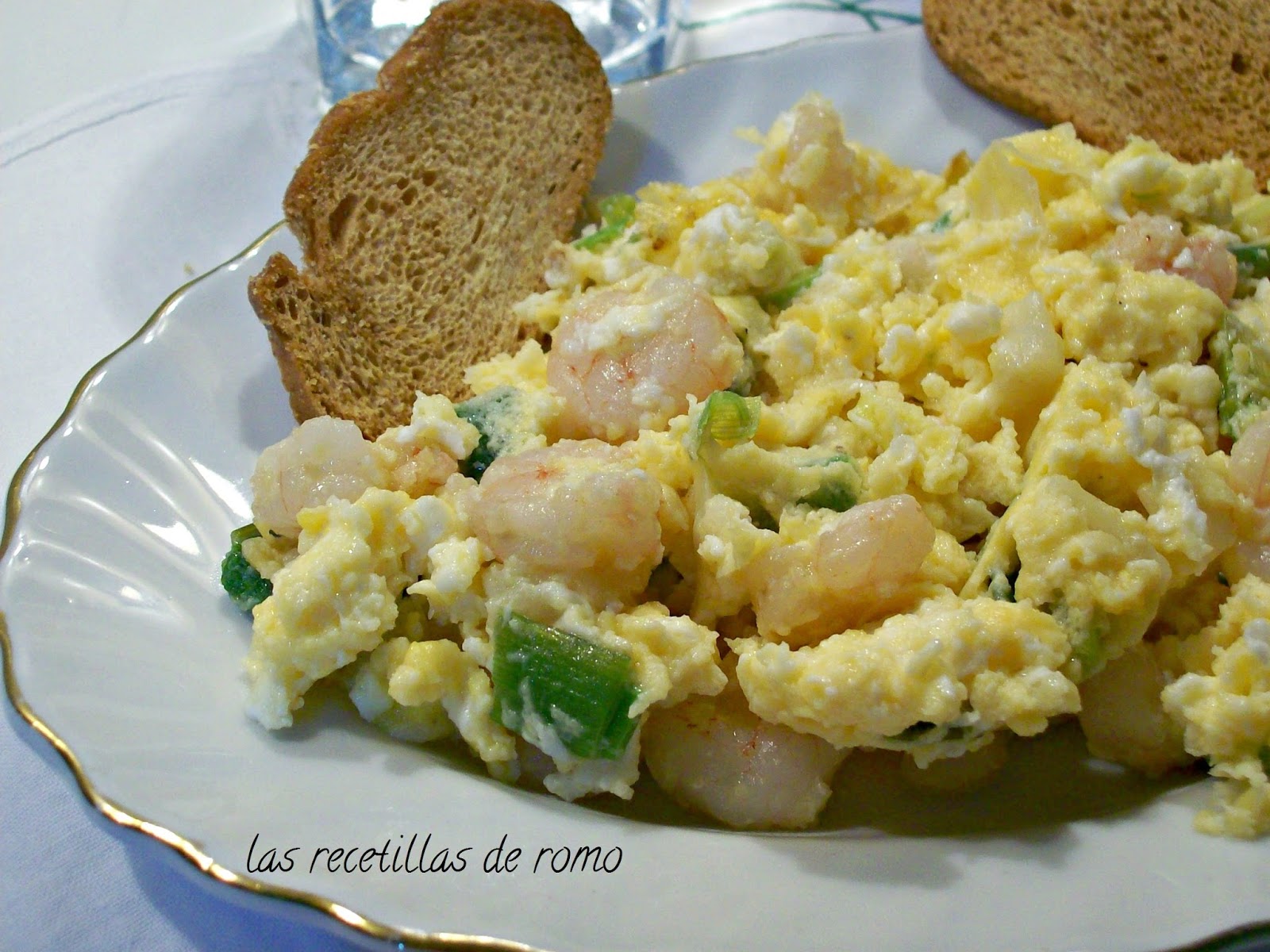REVUELTO DE AJETES Y GAMBAS | las recetillas de romo