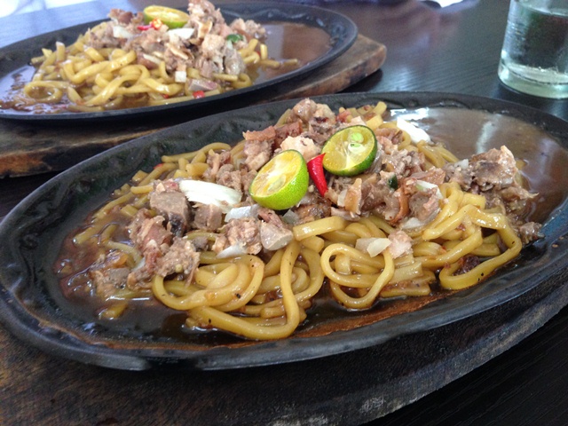 ERICJAZ FOODIES: CHAMSIG AT PANSILOG (LUCENA CITY)