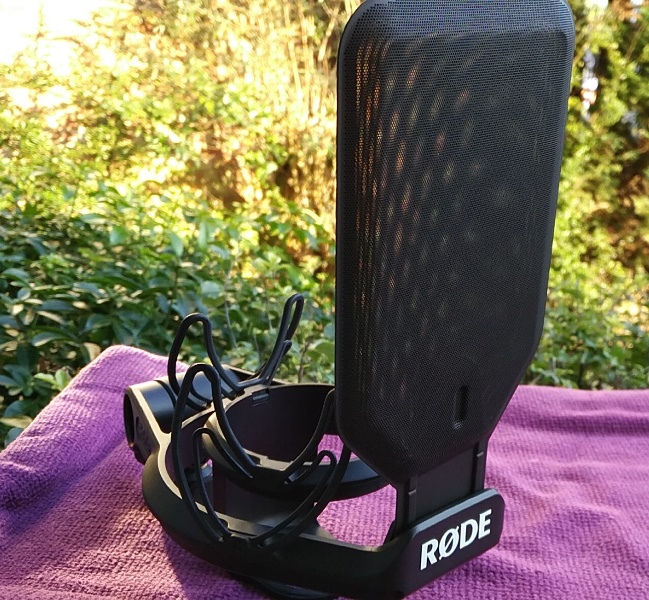 Rode Complete Studio Kit with Audio Interface | Gadget Explained ...