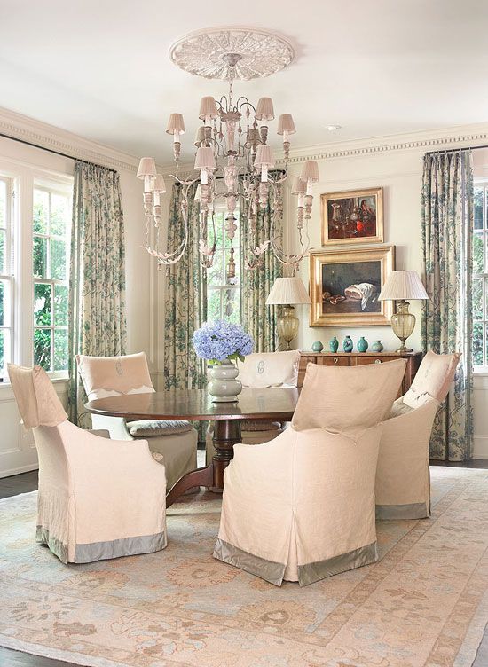 Eye For Design: Decorate With Rustic Italian Chandeliers