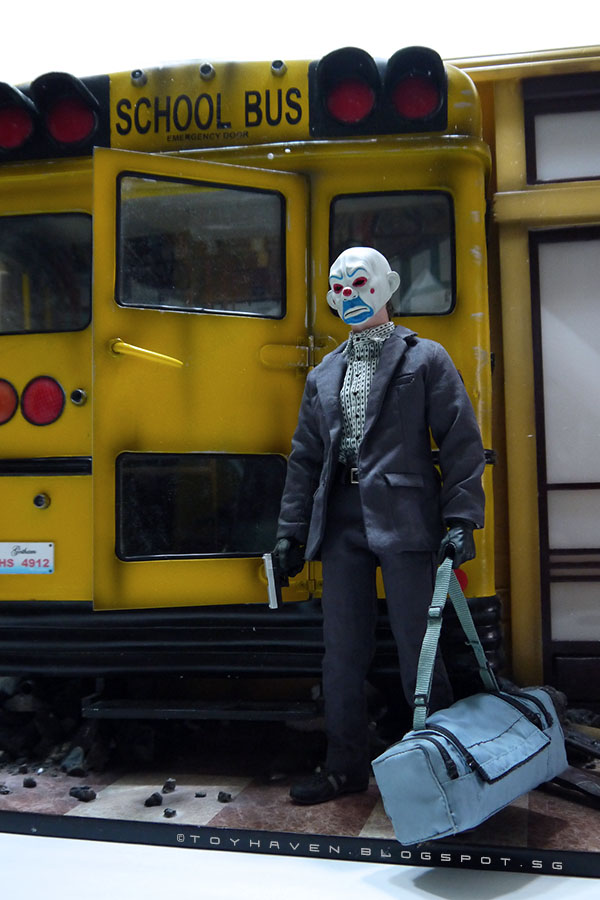 toyhaven: Red Diorama "I shot the bus driver" scene: Recreate opening ...